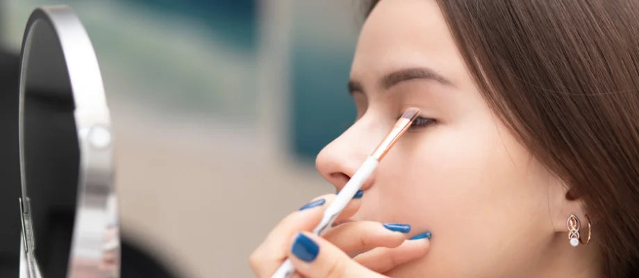 21 Best Eye Makeup Safety Tips For A Successful Contact Lens Wear